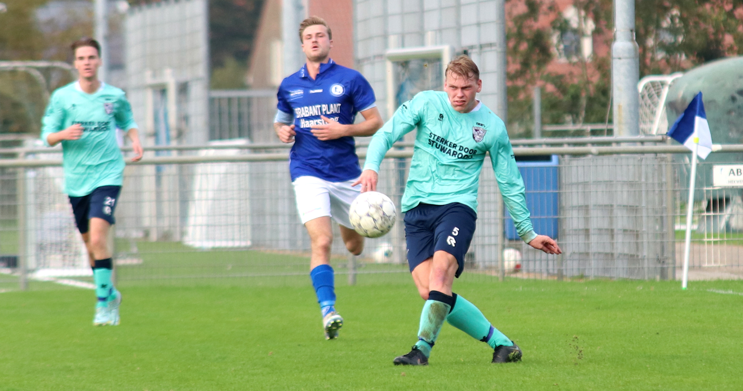 Linksback van Engelen naar DBN'22 - 073voetbal.nl